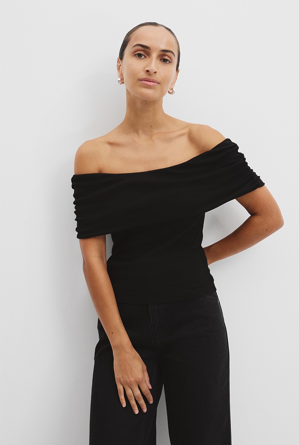 Black Off-Shoulder Top - T-Shirts & Tops | Outlet