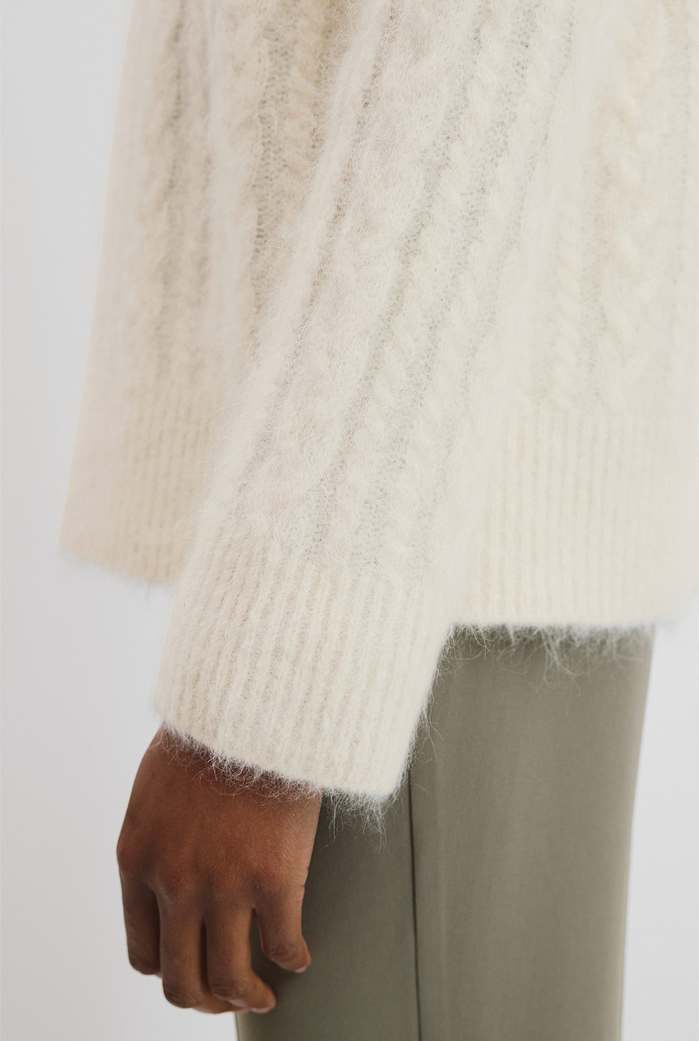 Antique White Soft Cable Knit - Knitwear | Outlet